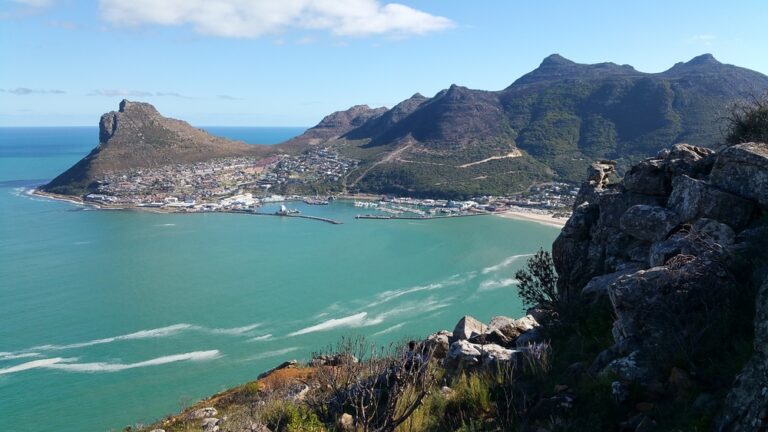 Hout Bay - Harbour and Beaches - Cape Tourism