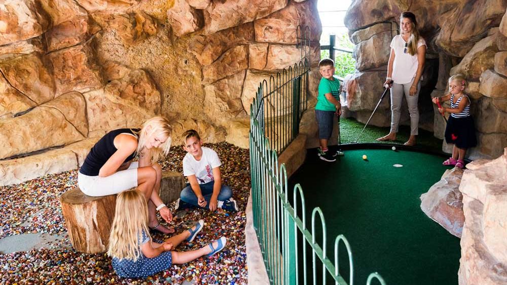 Discover Gems at Mineral World - the Scratch Patch Experience - Cape ...