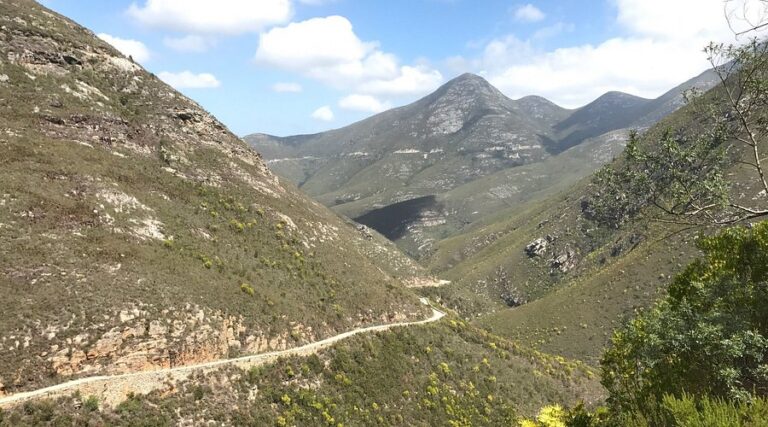 Most Magnificent Mountain Passes in the Western Cape - Cape Tourism